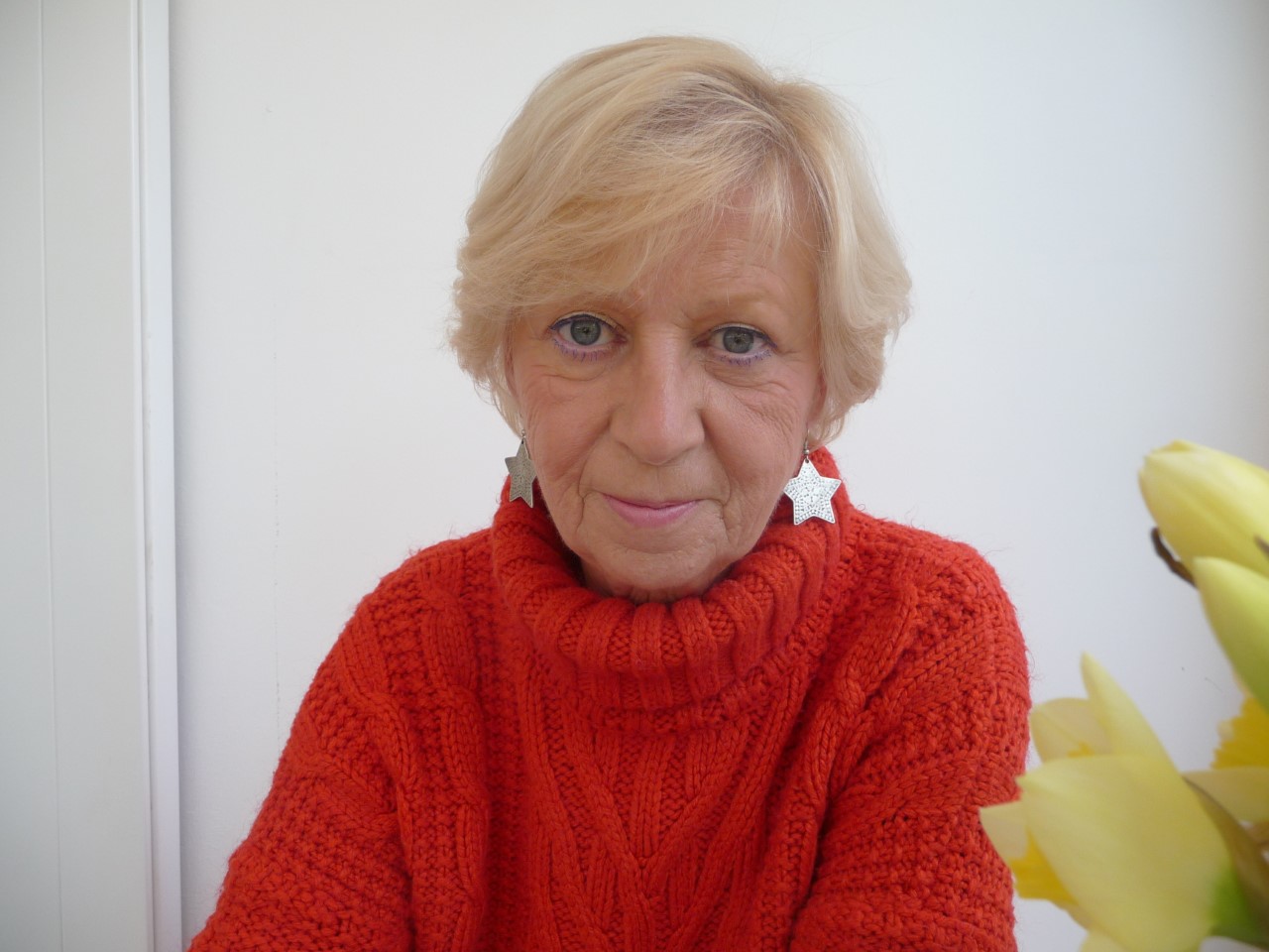 Review: ‘The Silver Sting’, by Angela Dandy – Everything Is Better With ...